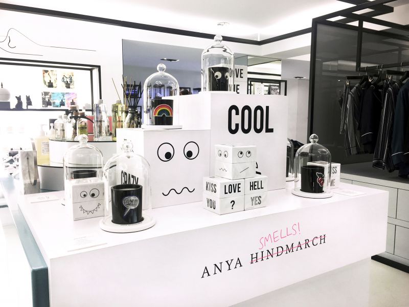 搞怪系香氛超療癒！英國時尚品牌Anya Hindmarch推出Anya Smells香氛蠟燭